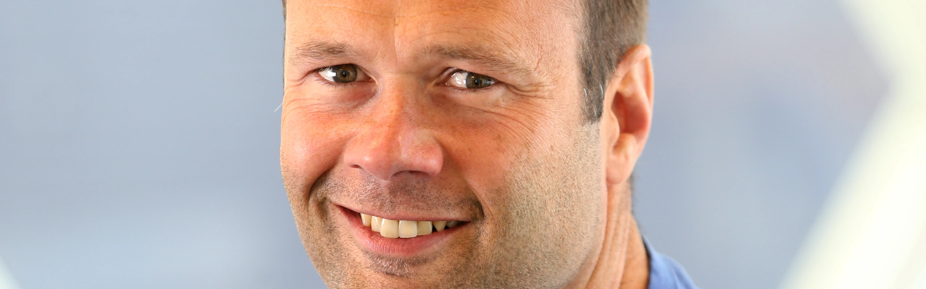 Dr Lee Parry presents Life lessons at IBTM World |Meet In Wales